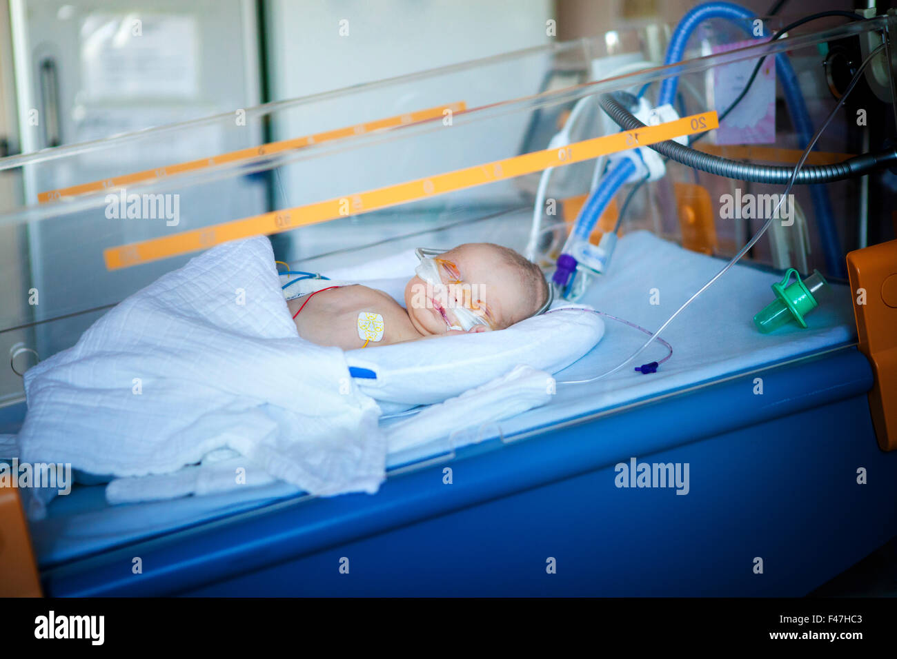 Resus beds hi-res stock photography and images - Alamy