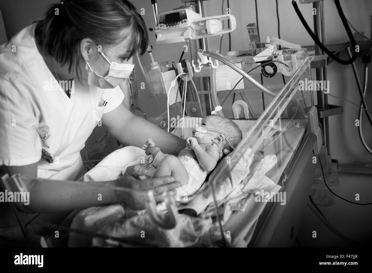 Resus bed hi-res stock photography and images - Alamy