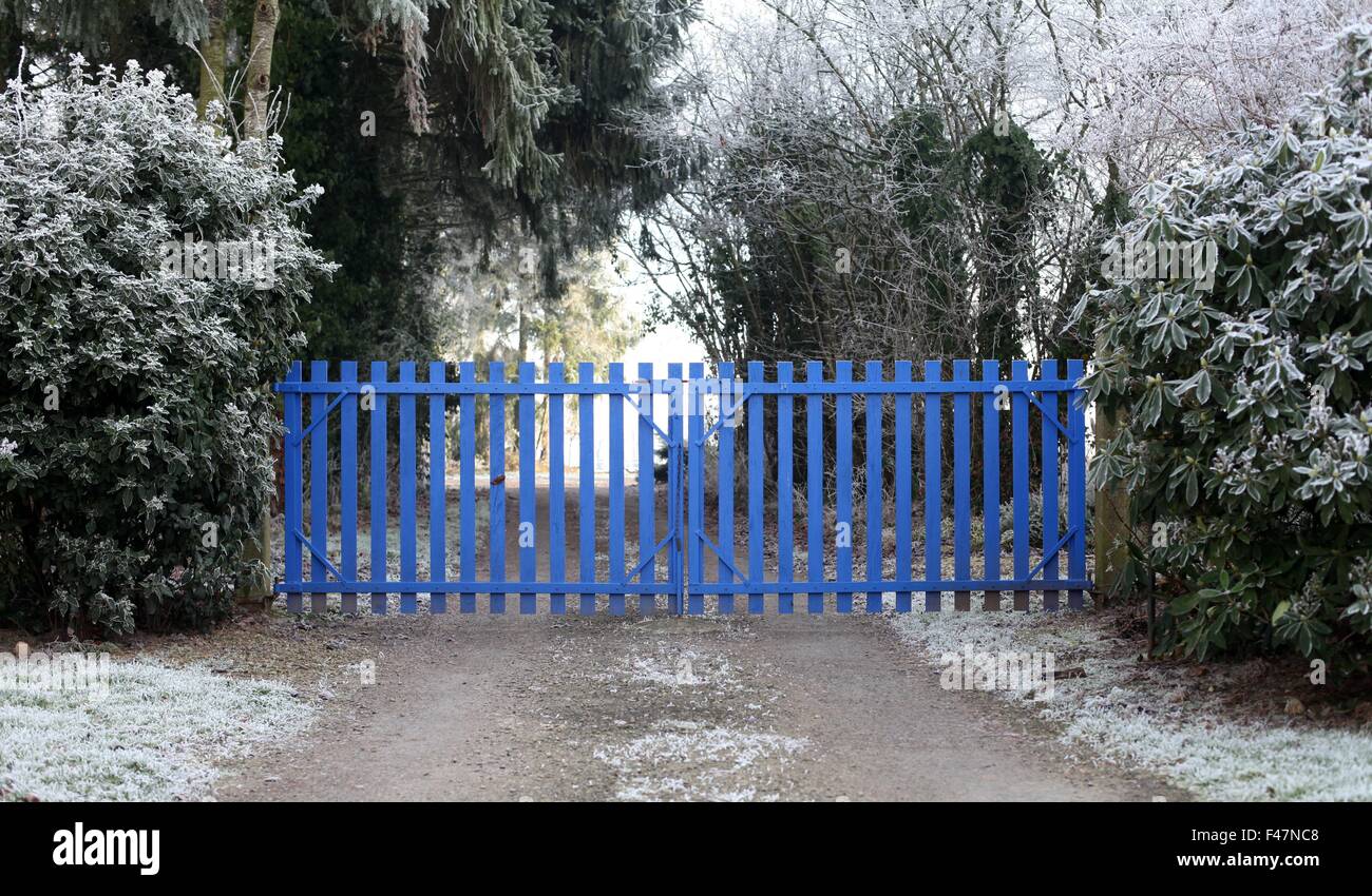 Road blocking gate hi-res stock photography and images - Alamy