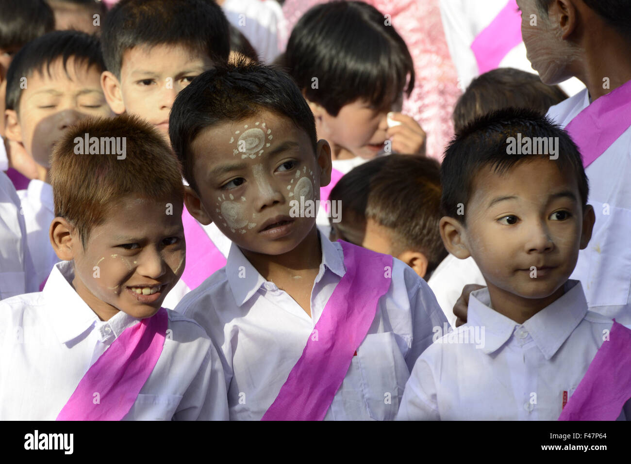 ASIA MYANMAR MYEIK SHINPYU CEREMONY Stock Photo - Alamy