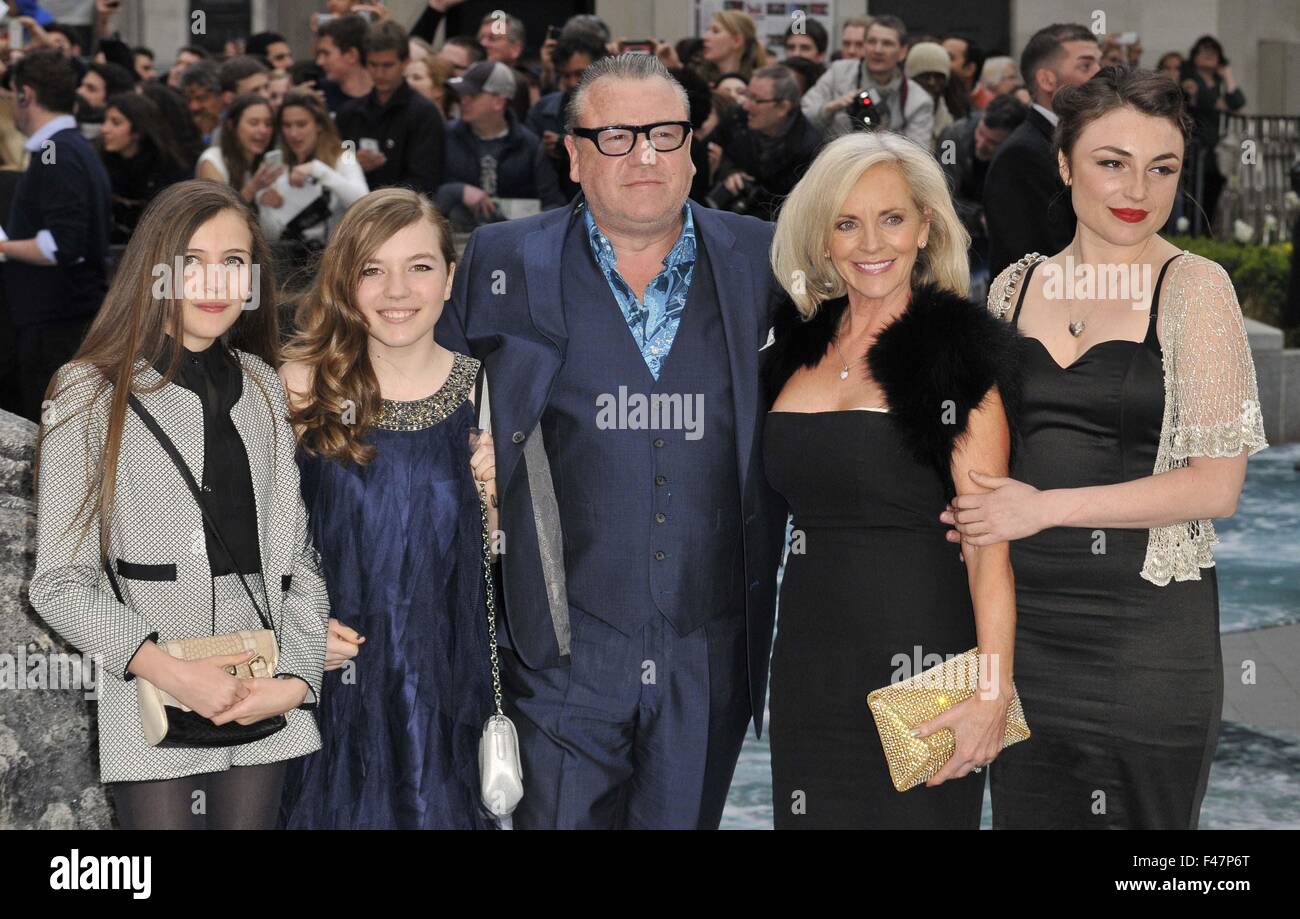 London, UK. Guest, Ellie Winstone, Ray Winstone, Elaine Winstone & Lois ...