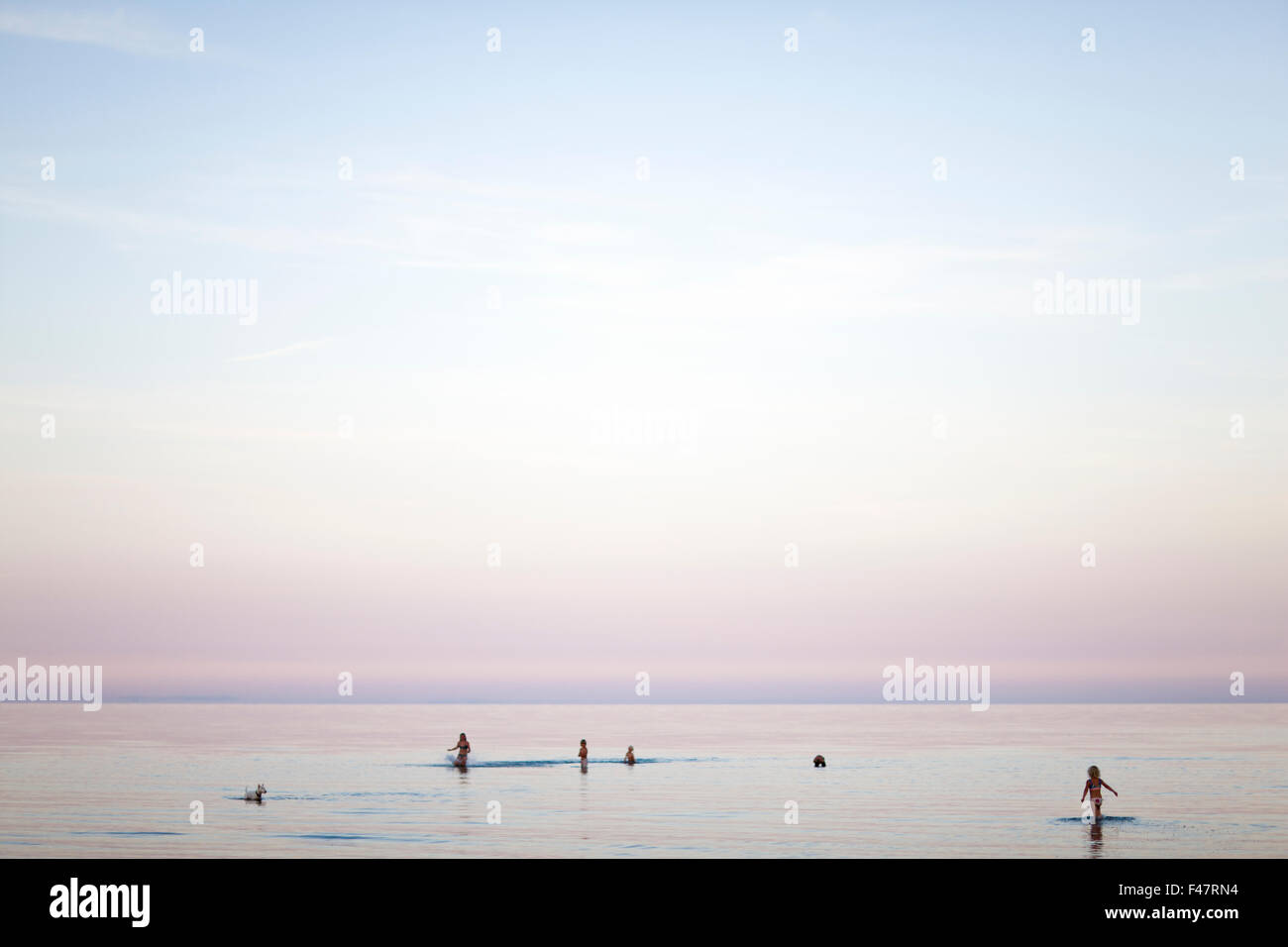 People bathing in sea hi-res stock photography and images - Alamy