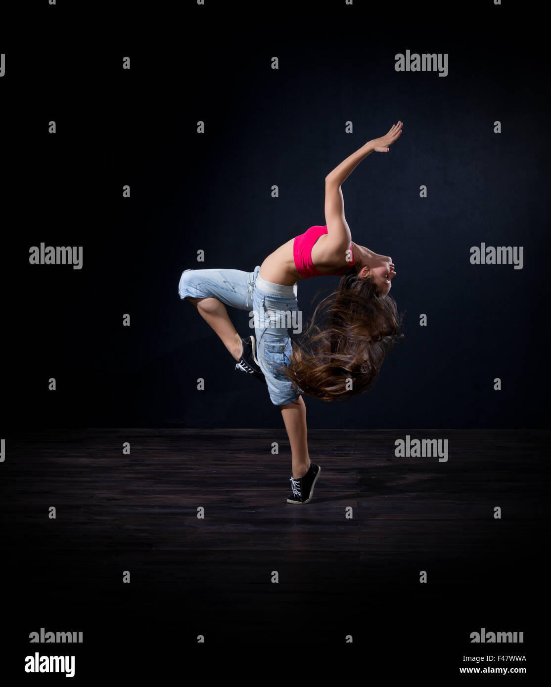 Young girl modern dancer (normal version Stock Photo - Alamy