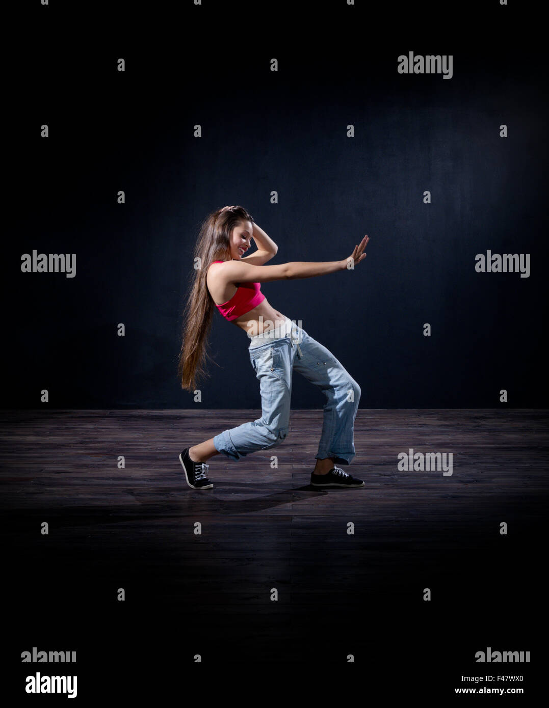 Young girl modern dancer (normal version Stock Photo - Alamy