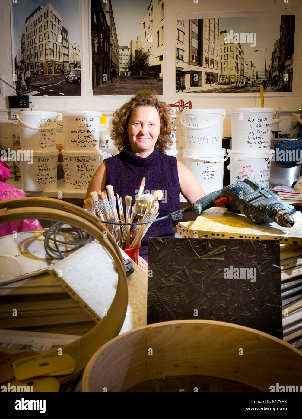 Ceramicist hi-res stock photography and images - Alamy