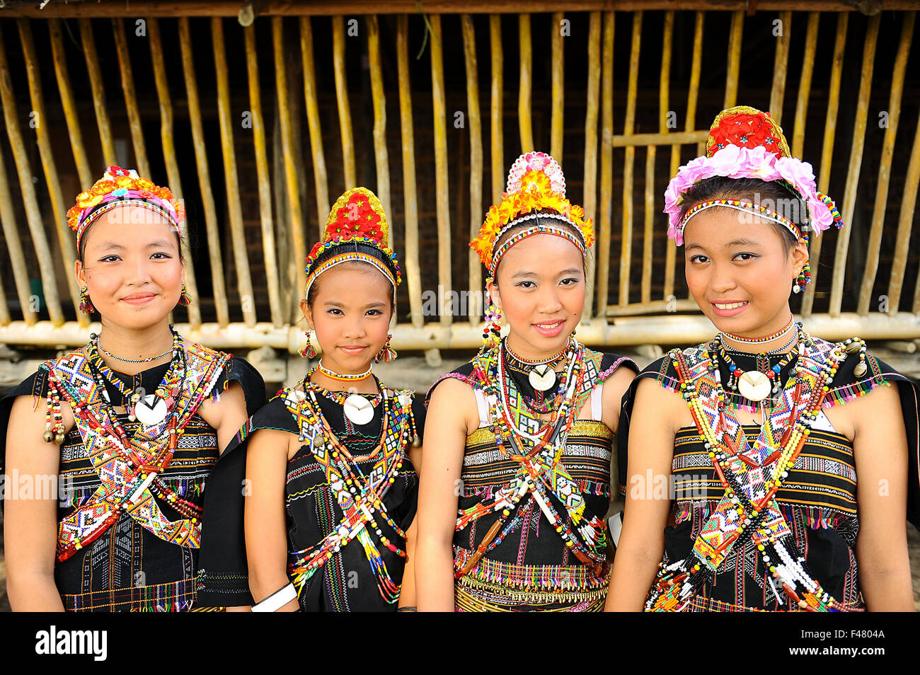 Rungus traditional costume hi-res stock photography and images - Alamy