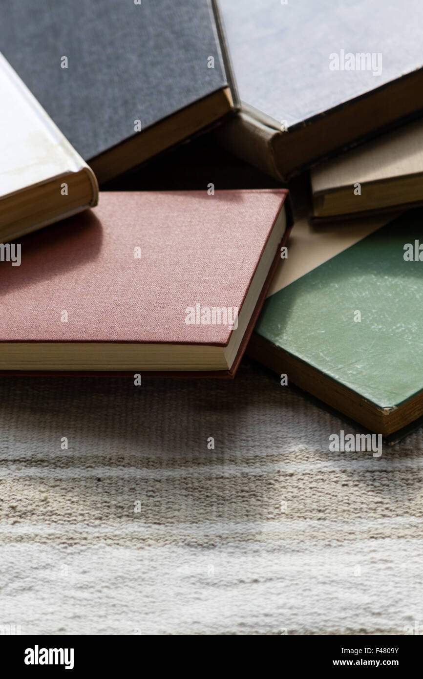 books on table Stock Photo - Alamy