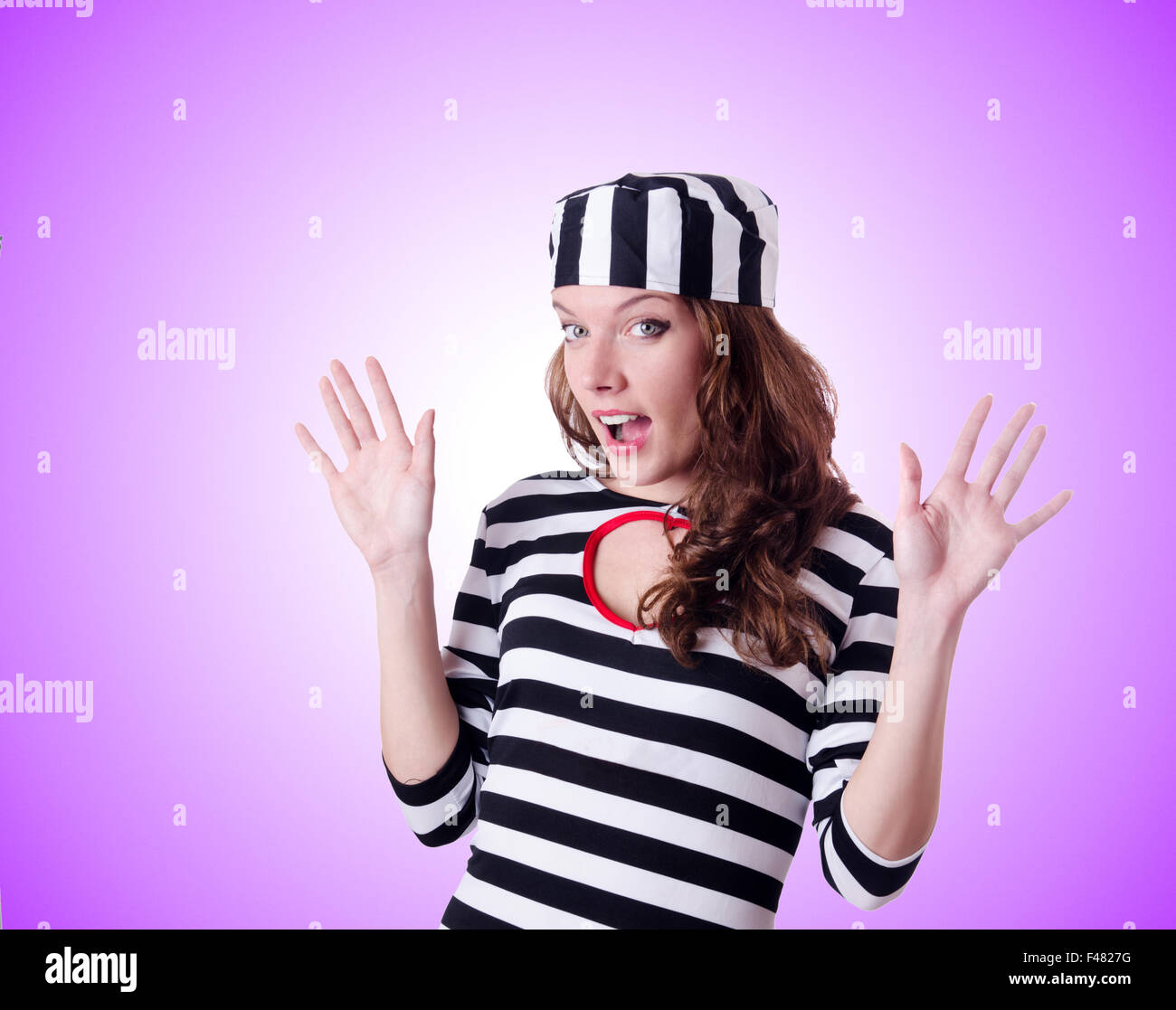 Convict criminal in striped uniform Stock Photo - Alamy