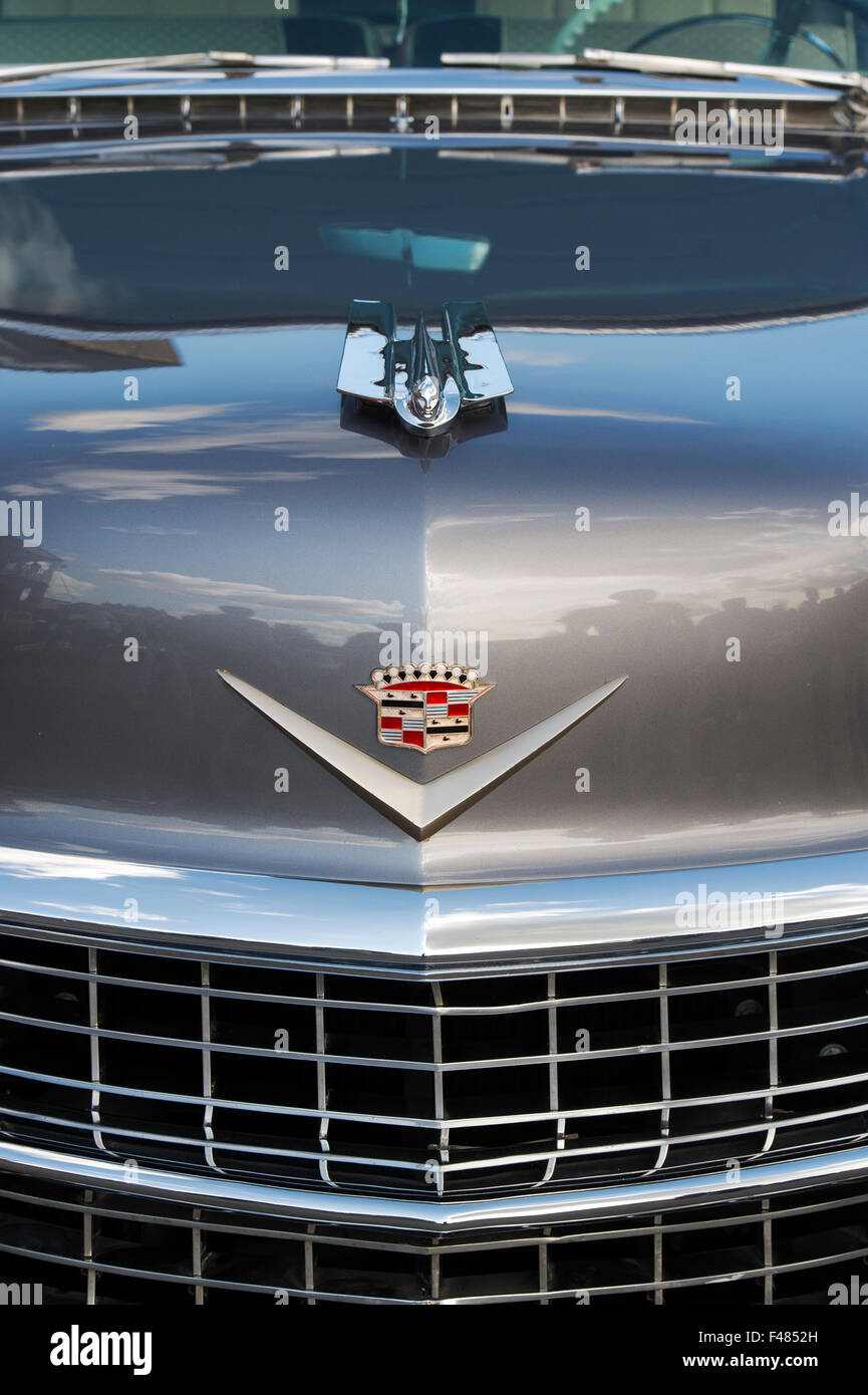 Front end vintage cadillac car hi-res stock photography and images - Alamy