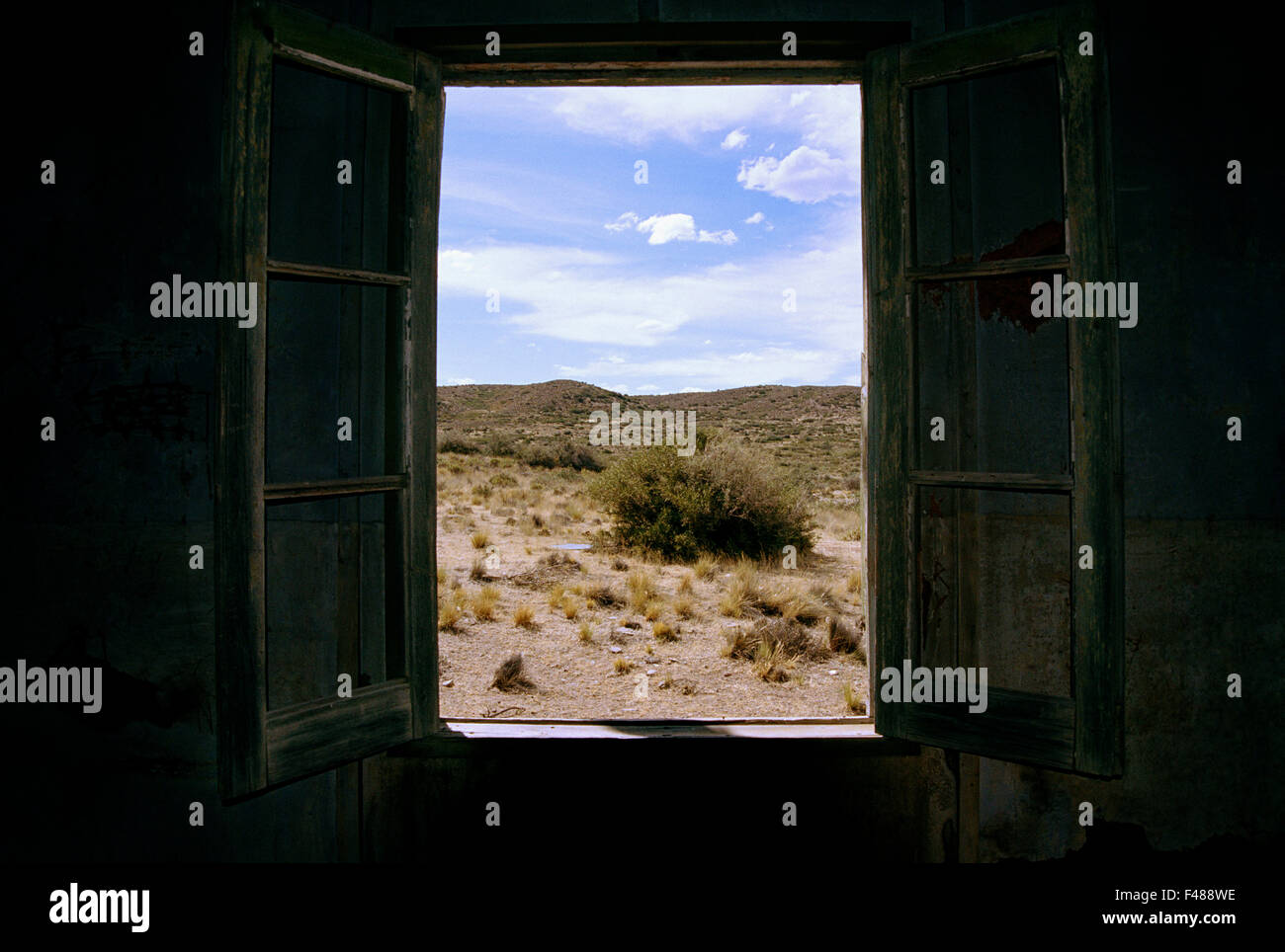 Open window scene hi-res stock photography and images - Alamy