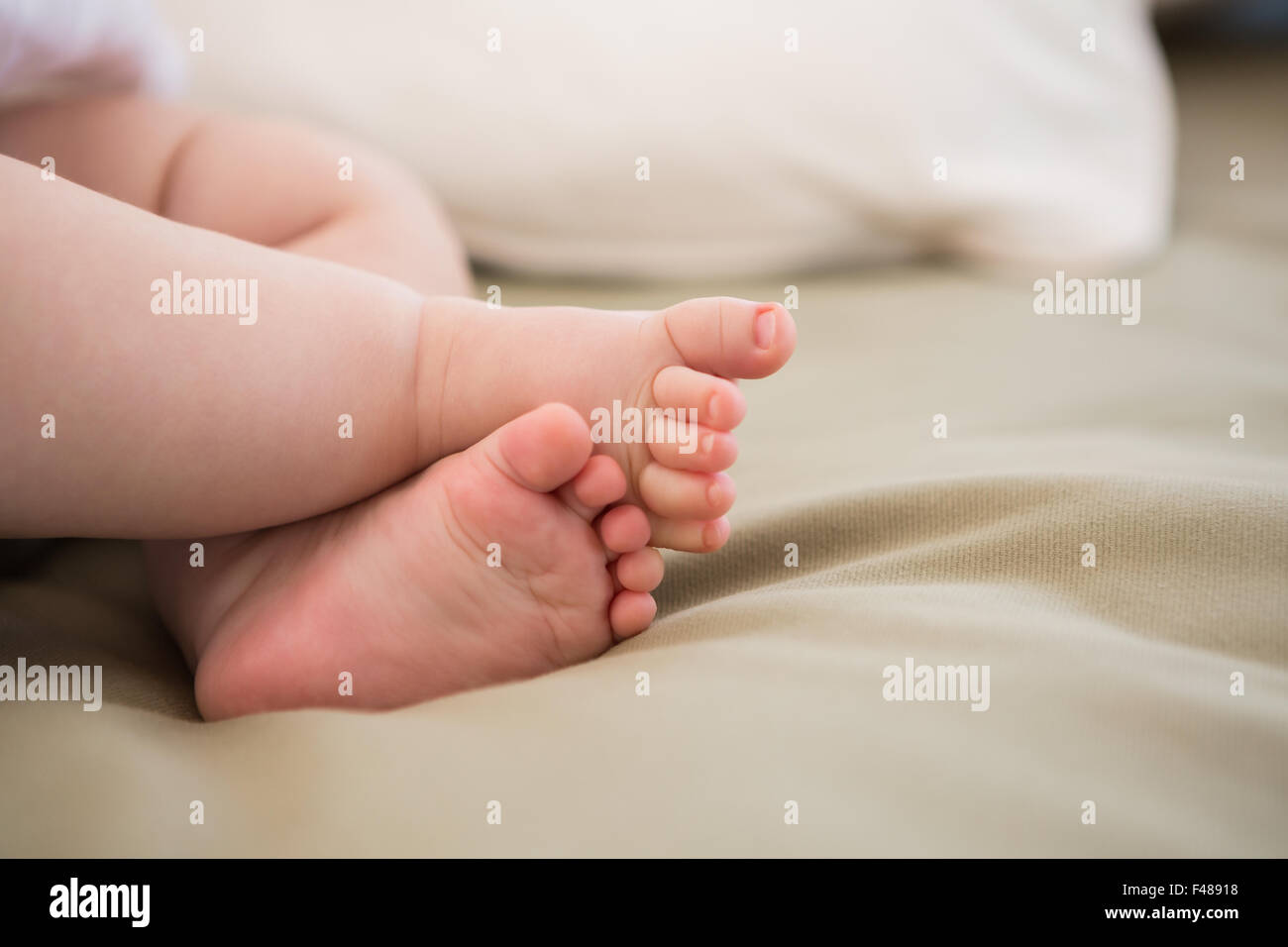 Cute feet hi-res stock photography and images - Alamy