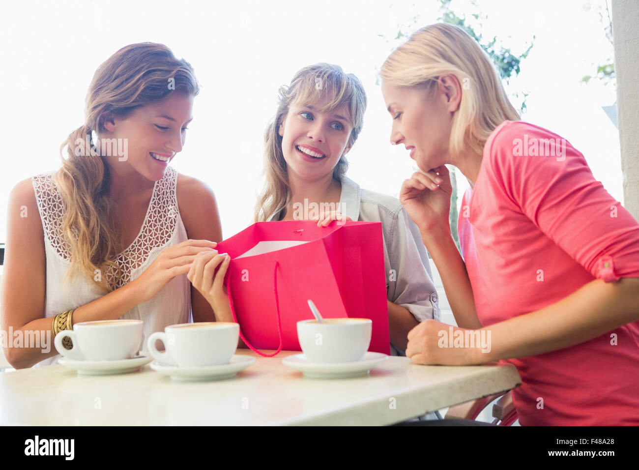 Friends having coffee hi-res stock photography and images - Alamy