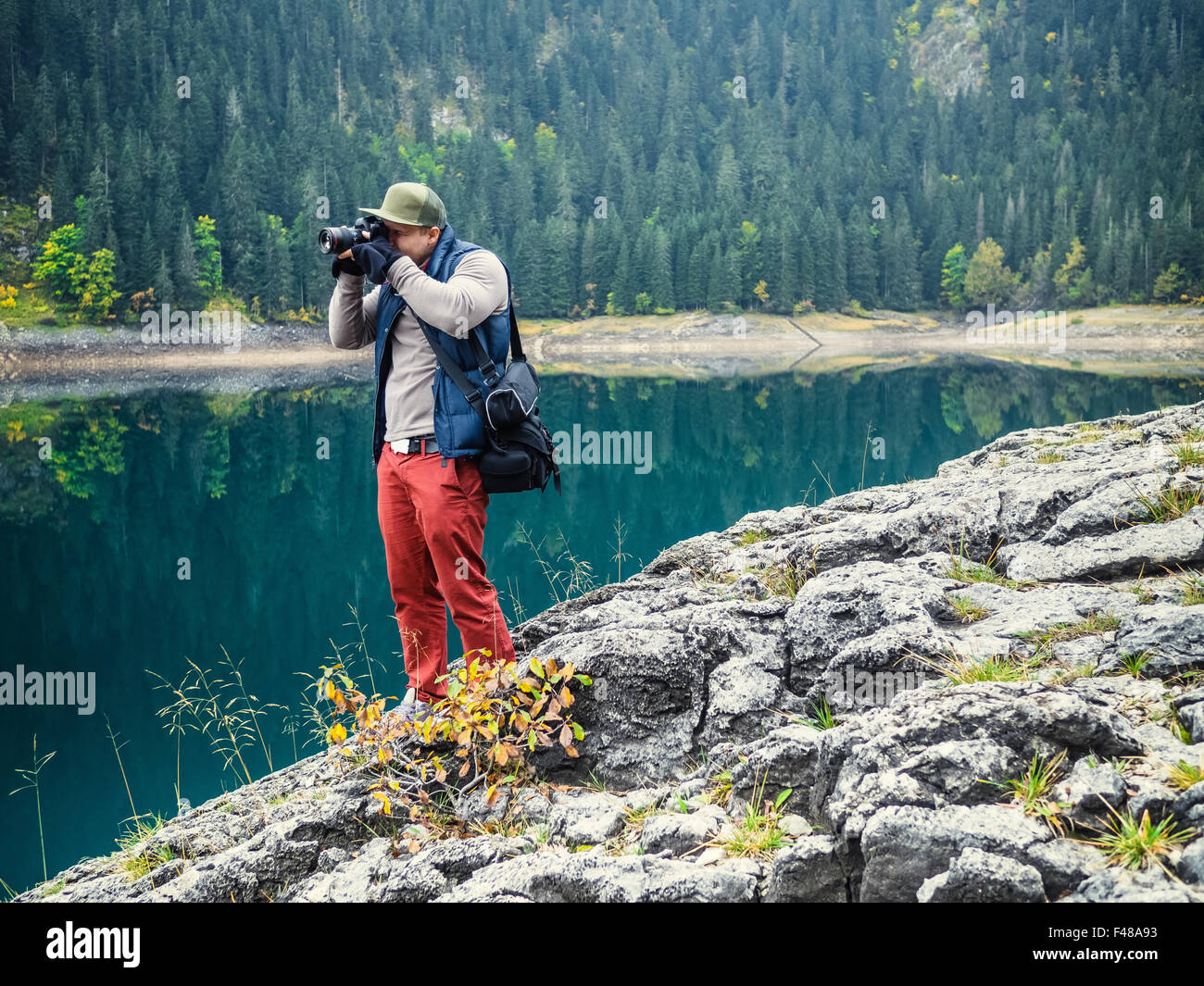 Black lake hi-res stock photography and images - Alamy