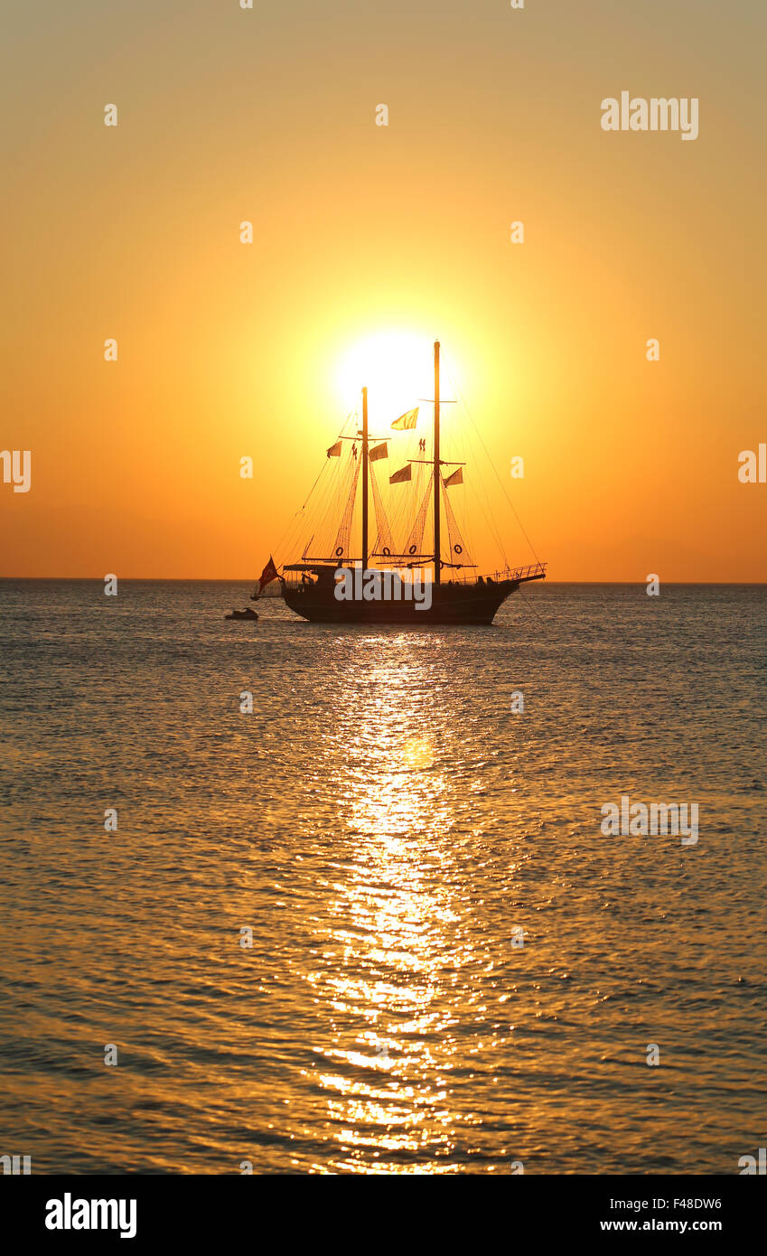 Gorgeous ship hi-res stock photography and images - Alamy