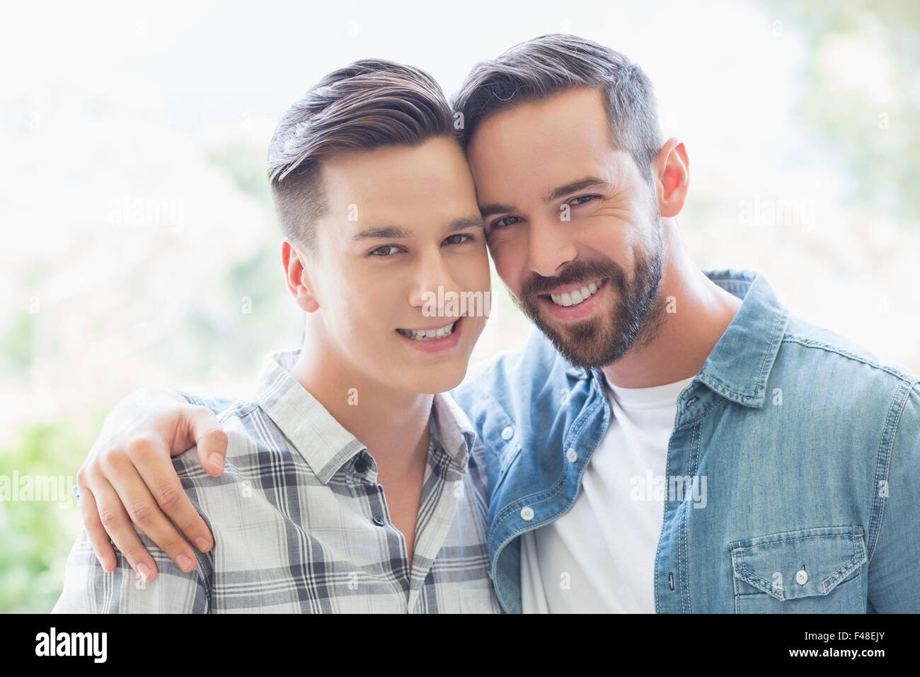 Couple men hi-res stock photography and images - Alamy