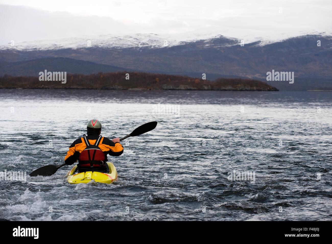 Wilderness paddling hi-res stock photography and images - Alamy