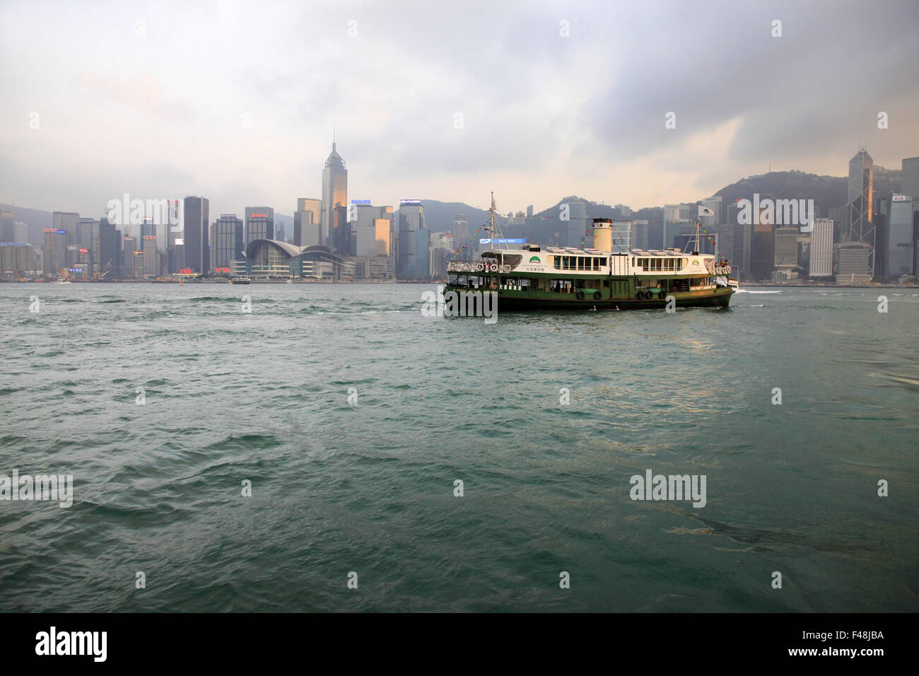 Chinese wooden boat hi-res stock photography and images - Alamy