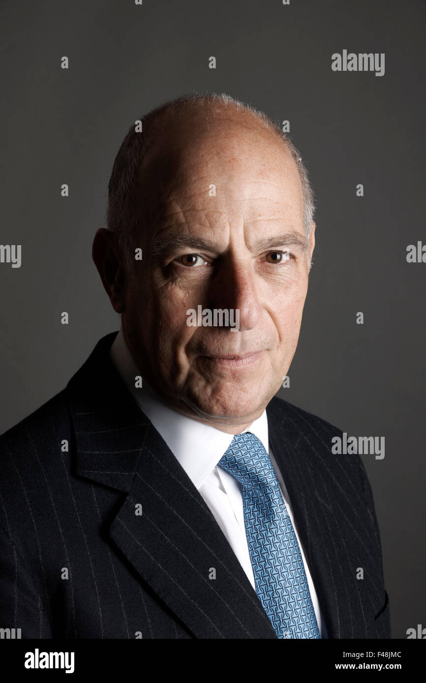 Loyd grossman through the keyhole hi-res stock photography and images ...
