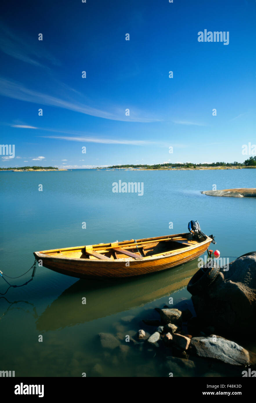 A moored rowing boat Stock Photo - Alamy