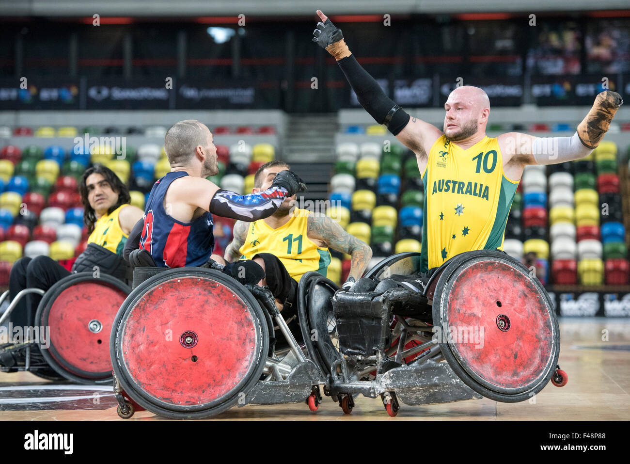 London, UK. 15th October, 2015. Chris Bond of Australia and Josh ...