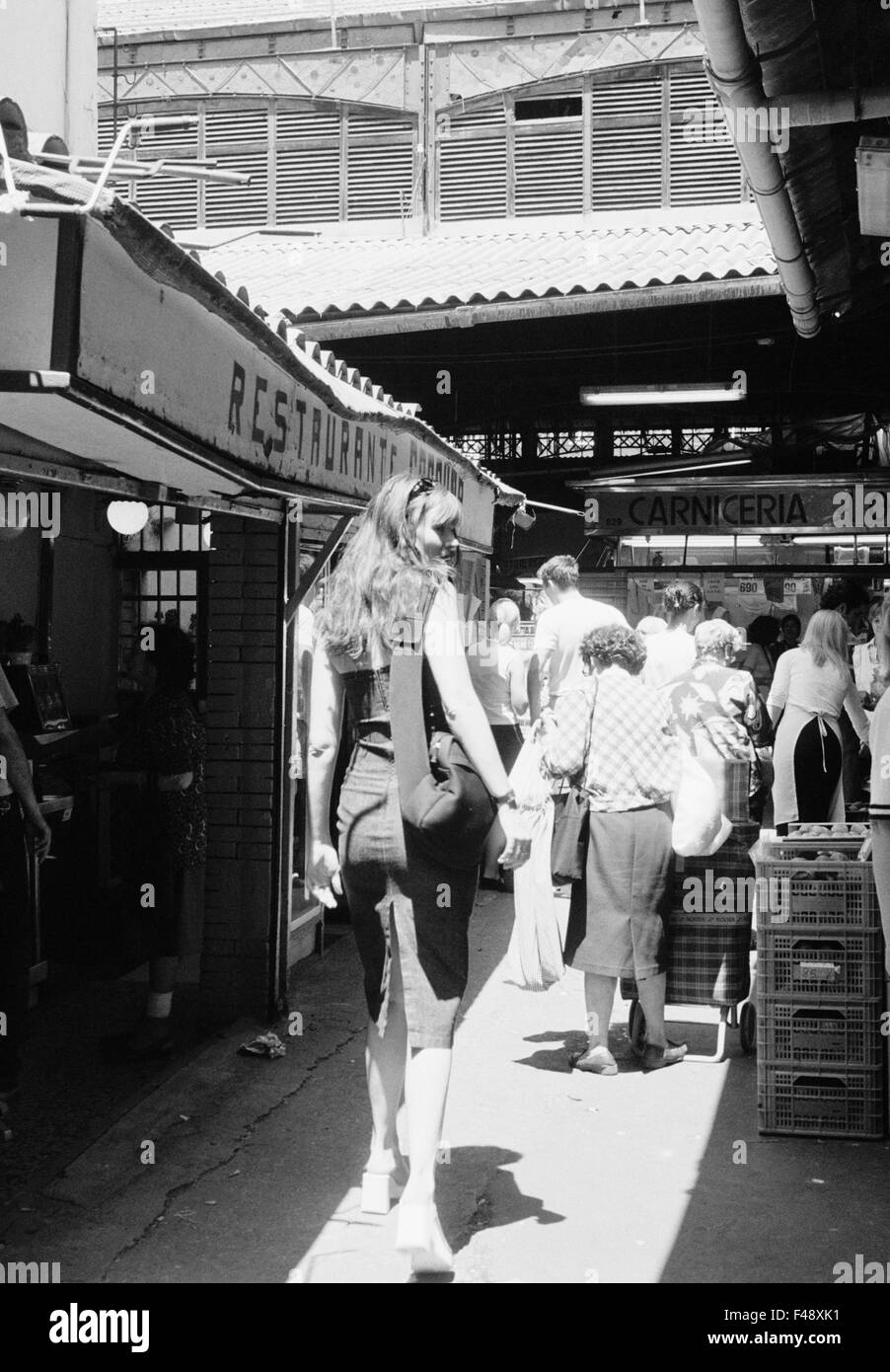 Street market crowd Black and White Stock Photos & Images - Alamy