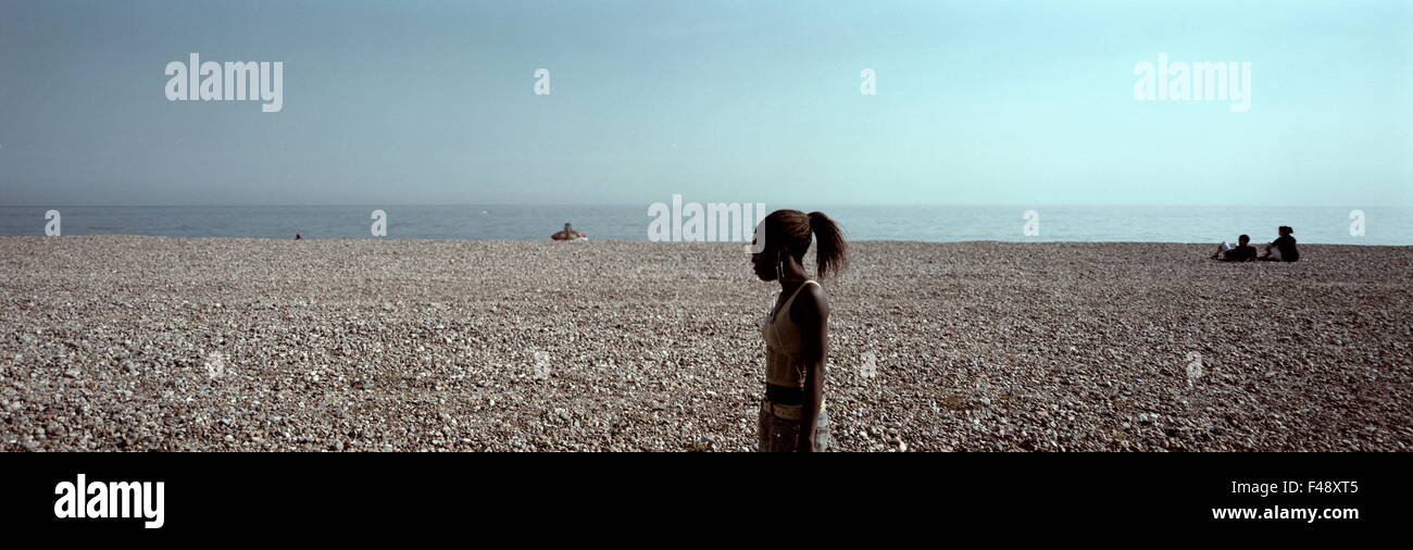 AJAXNETPHOTO. WORTHING, ENGLAND. - BEACH SCENE PANORAMA - LOOKING SOUTH ...