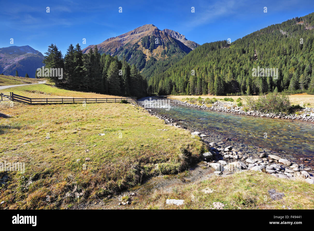 Narrow river rapid hi-res stock photography and images - Alamy