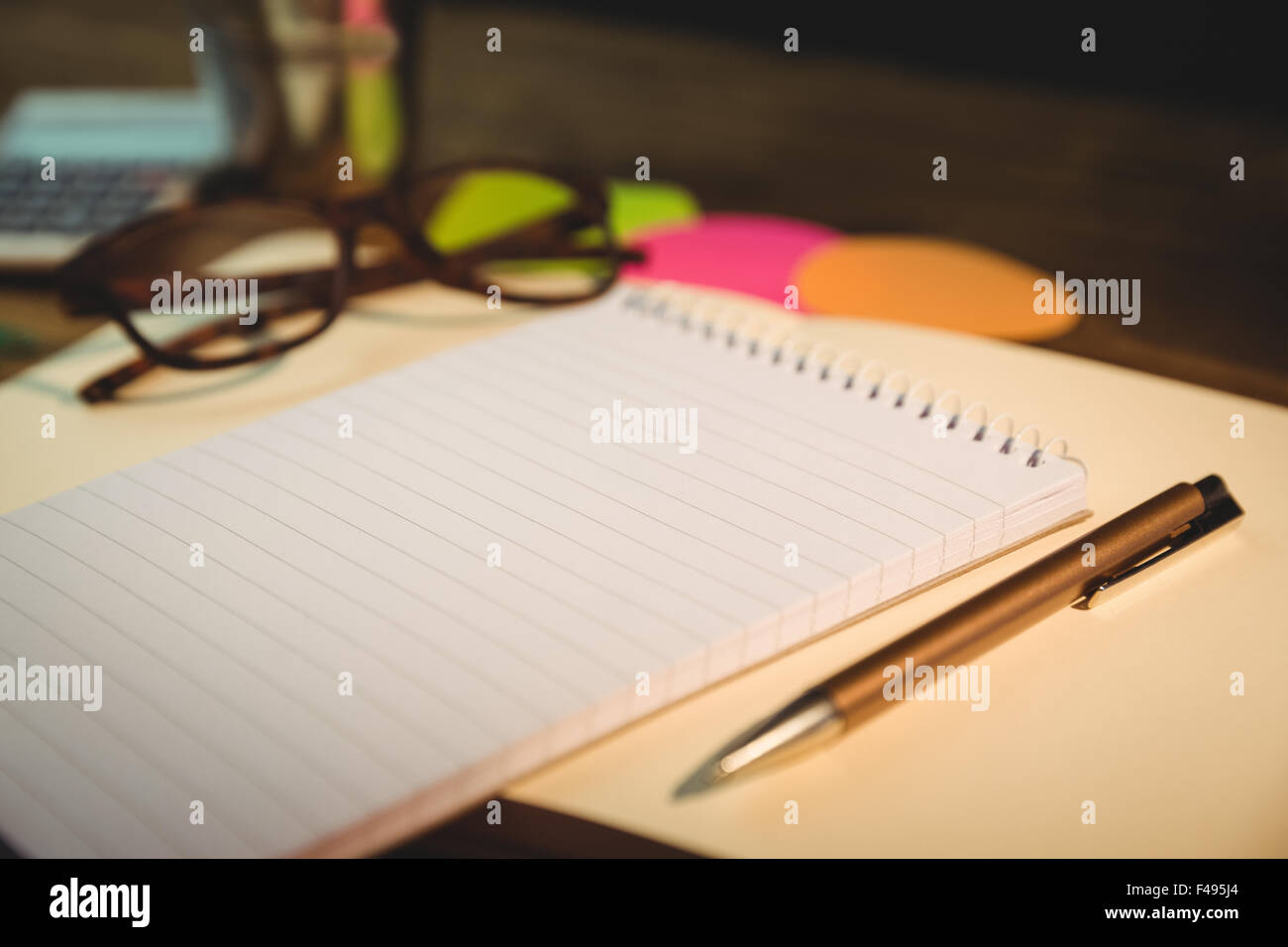 Desk notepad hi-res stock photography and images - Alamy