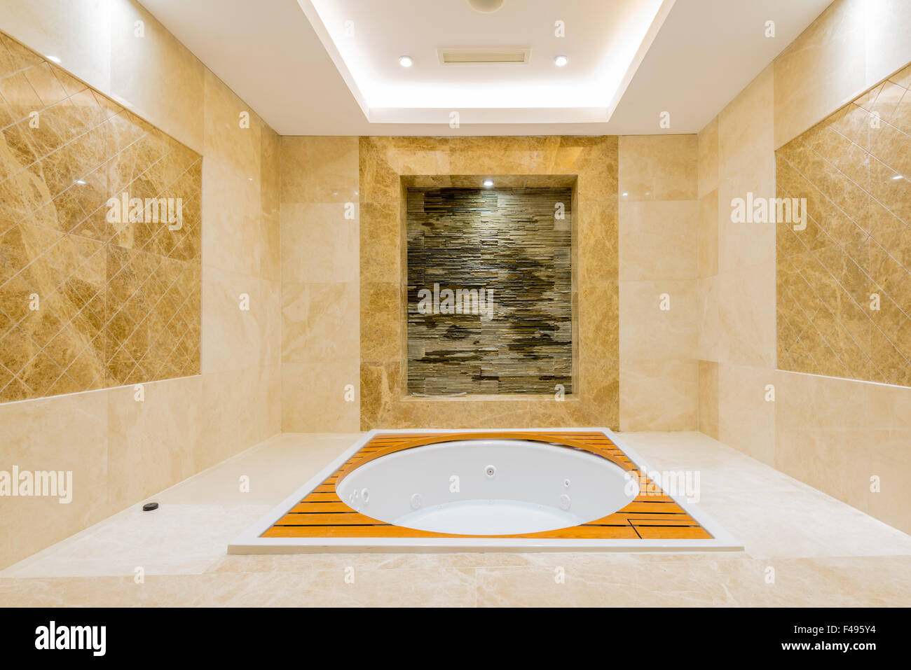 Bath tub in the modern interior Stock Photo - Alamy