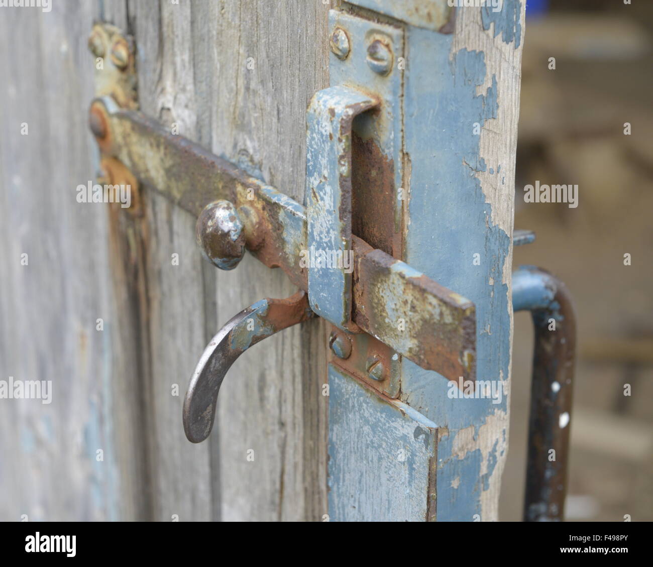 Abandoned lock hi-res stock photography and images - Alamy