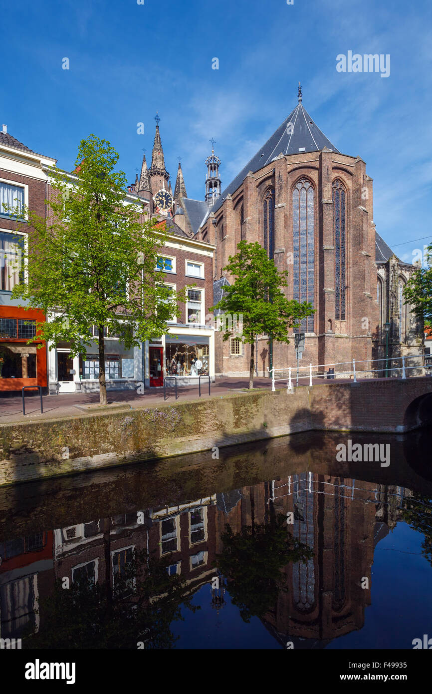 Oude Kerk, Old Church of Delft and Canal, Netherlands Stock Photo - Alamy