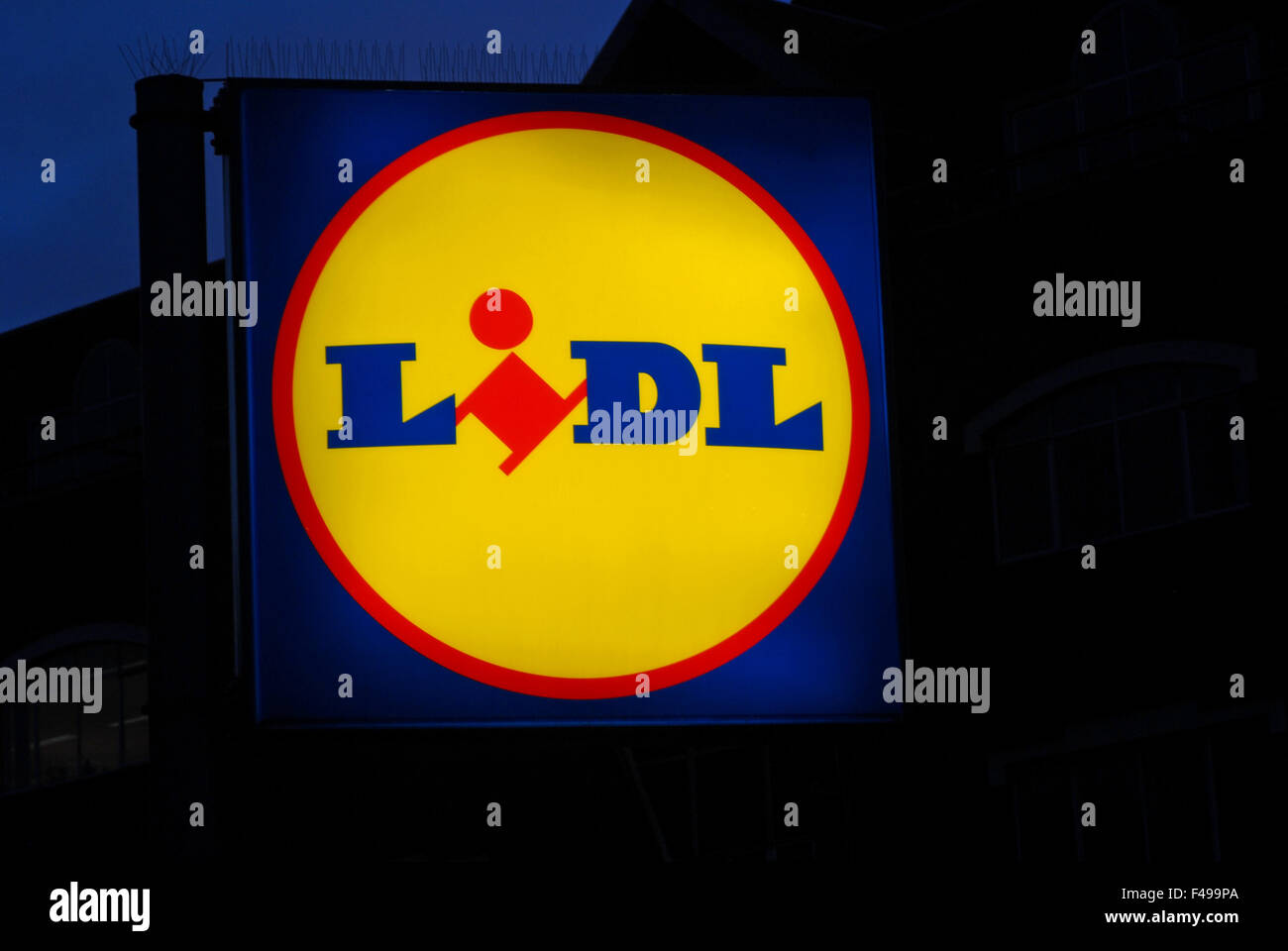 Lidl uk 2014 hi-res stock photography and images - Alamy