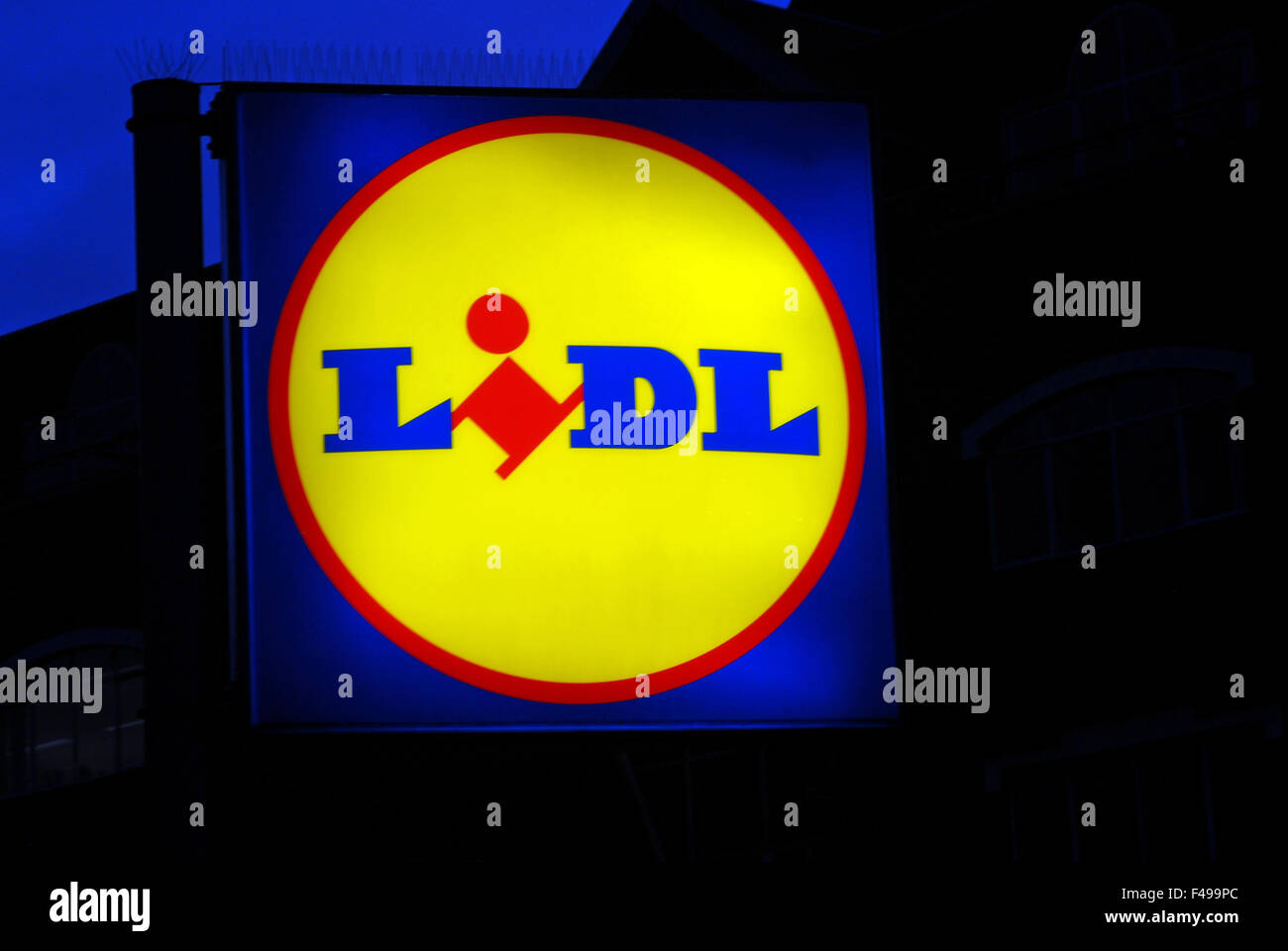 London, UK, 14 March 2014, Lidl sign Stock Photo - Alamy