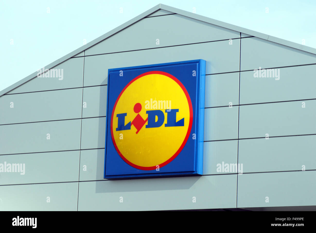 London, UK, 14 March 2014, Lidl sign Stock Photo - Alamy