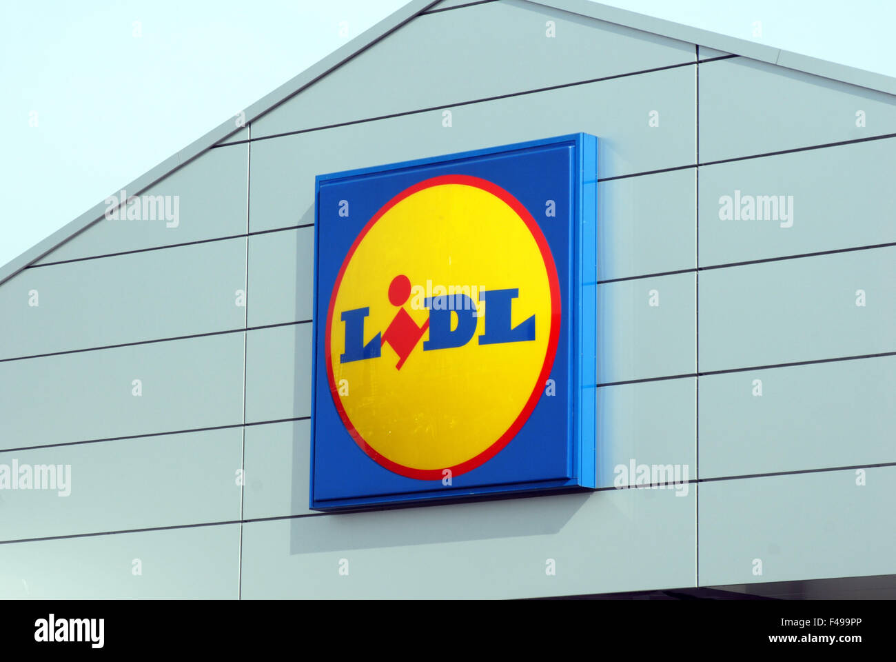 London, UK, 14 March 2014, Lidl sign Stock Photo - Alamy