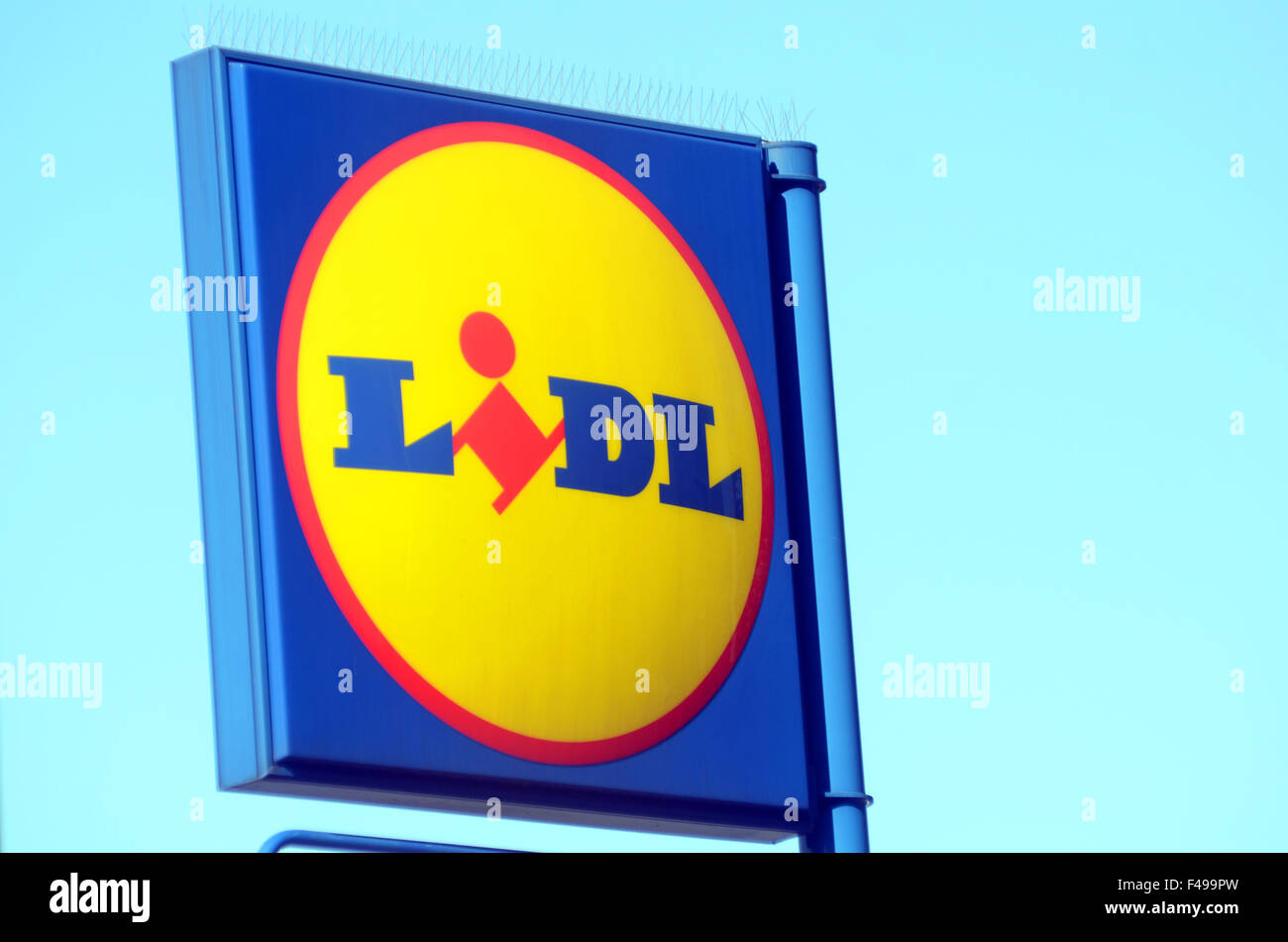 Lidl uk 2015 hi-res stock photography and images - Alamy