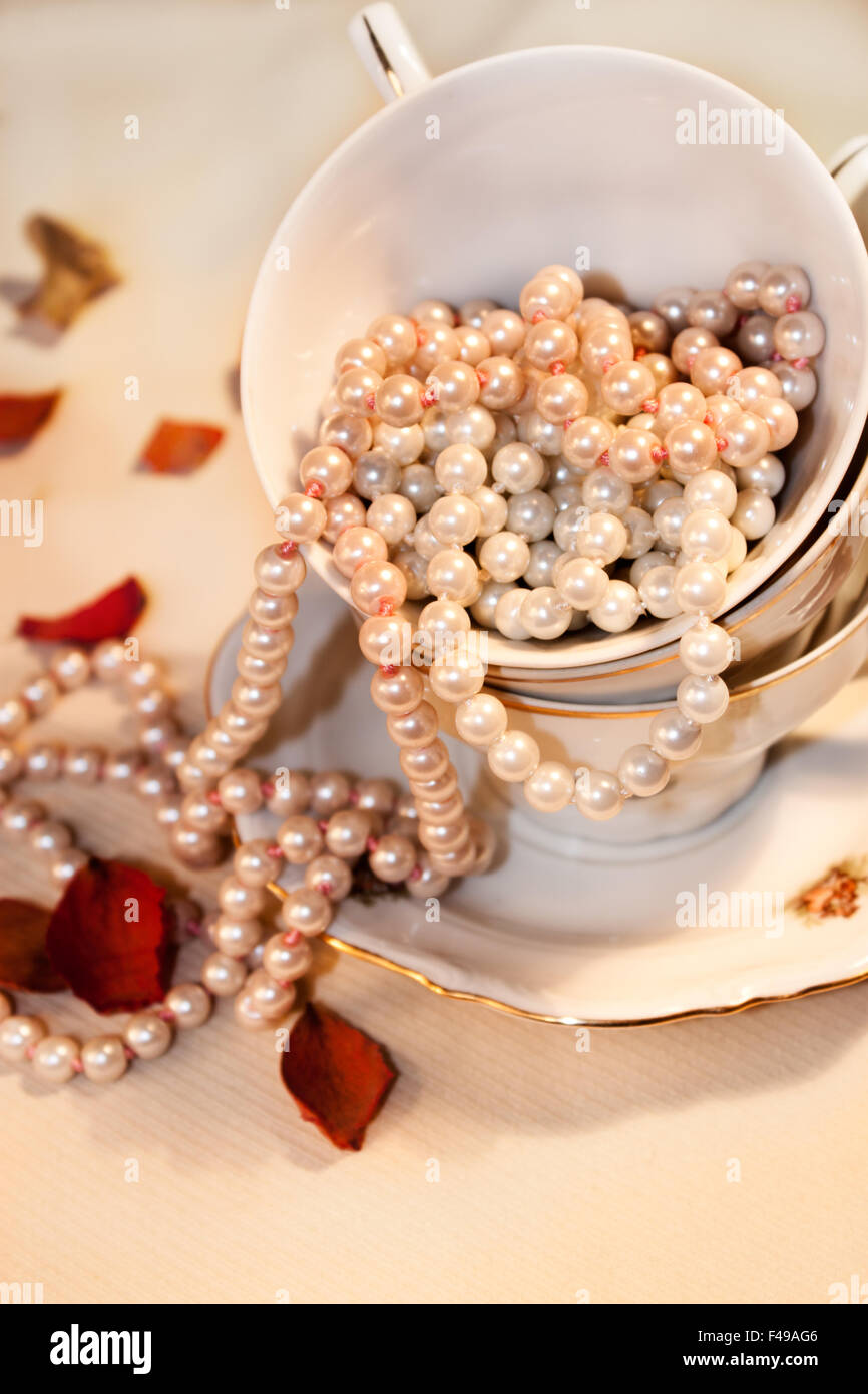 Tea with flowers pearls hi-res stock photography and images - Alamy