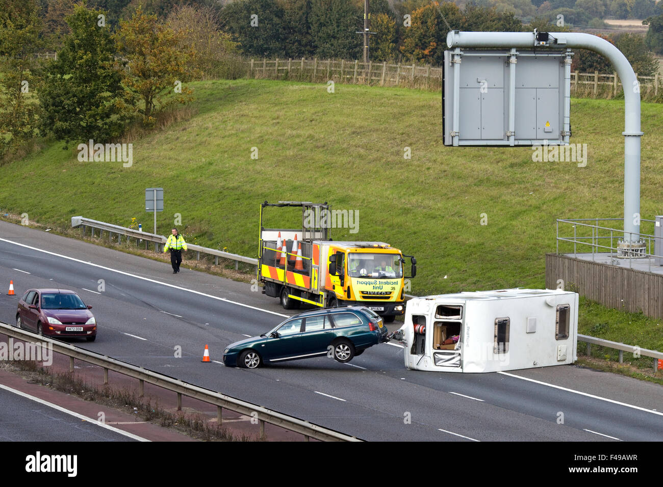 Overturned Caravan on the M40 Oxfordshire, road traffic accident on the ...