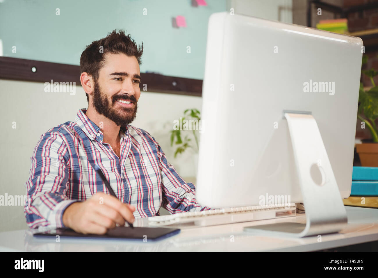 Happy computer not people hi-res stock photography and images - Alamy