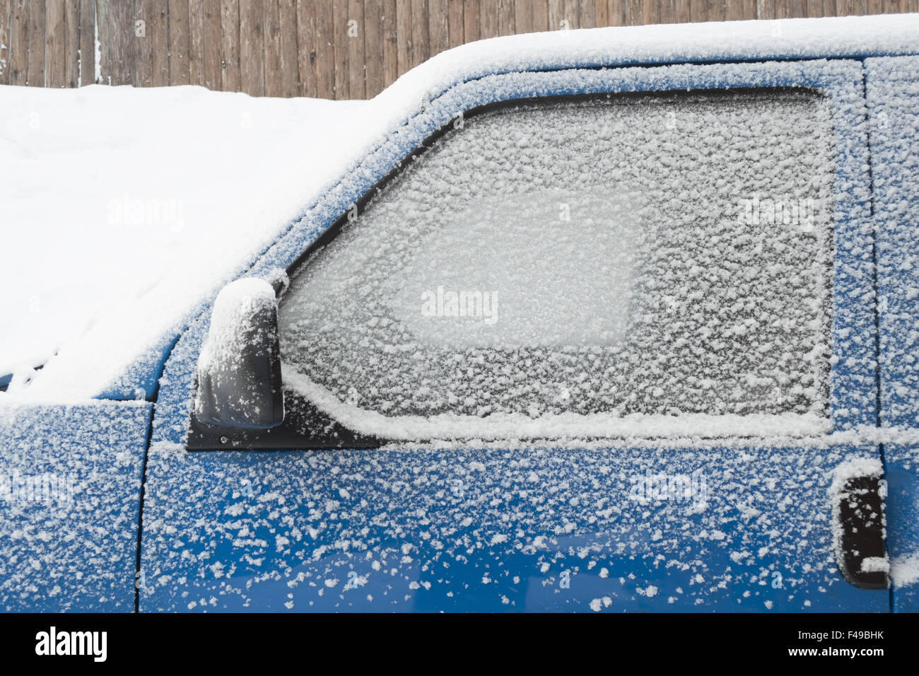 car under snow Stock Photo - Alamy