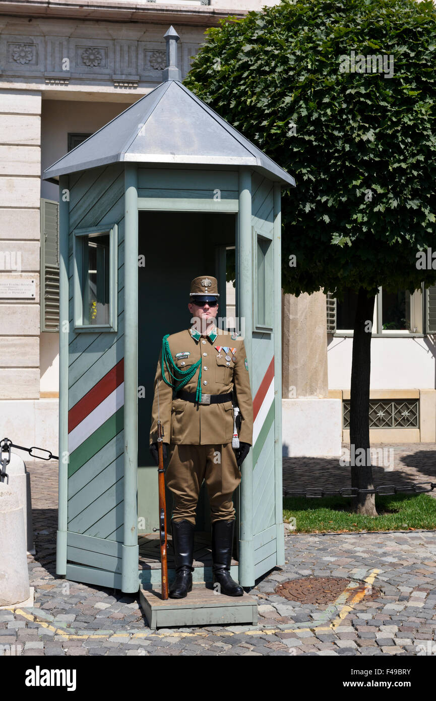 Security Guards on duty outside the President residence on Castle Hill ...
