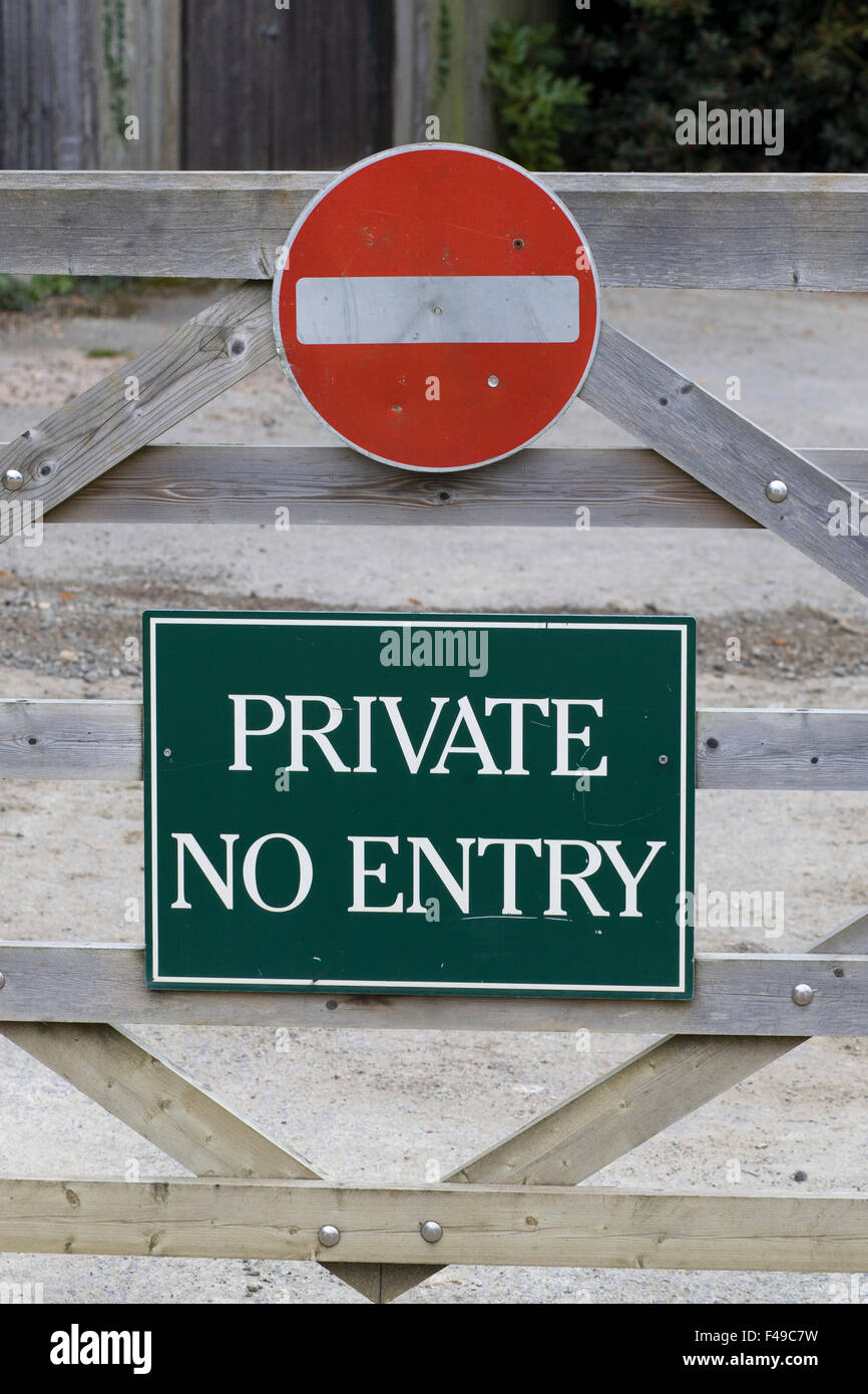 Private no entry sign on a wooden gate Stock Photo - Alamy