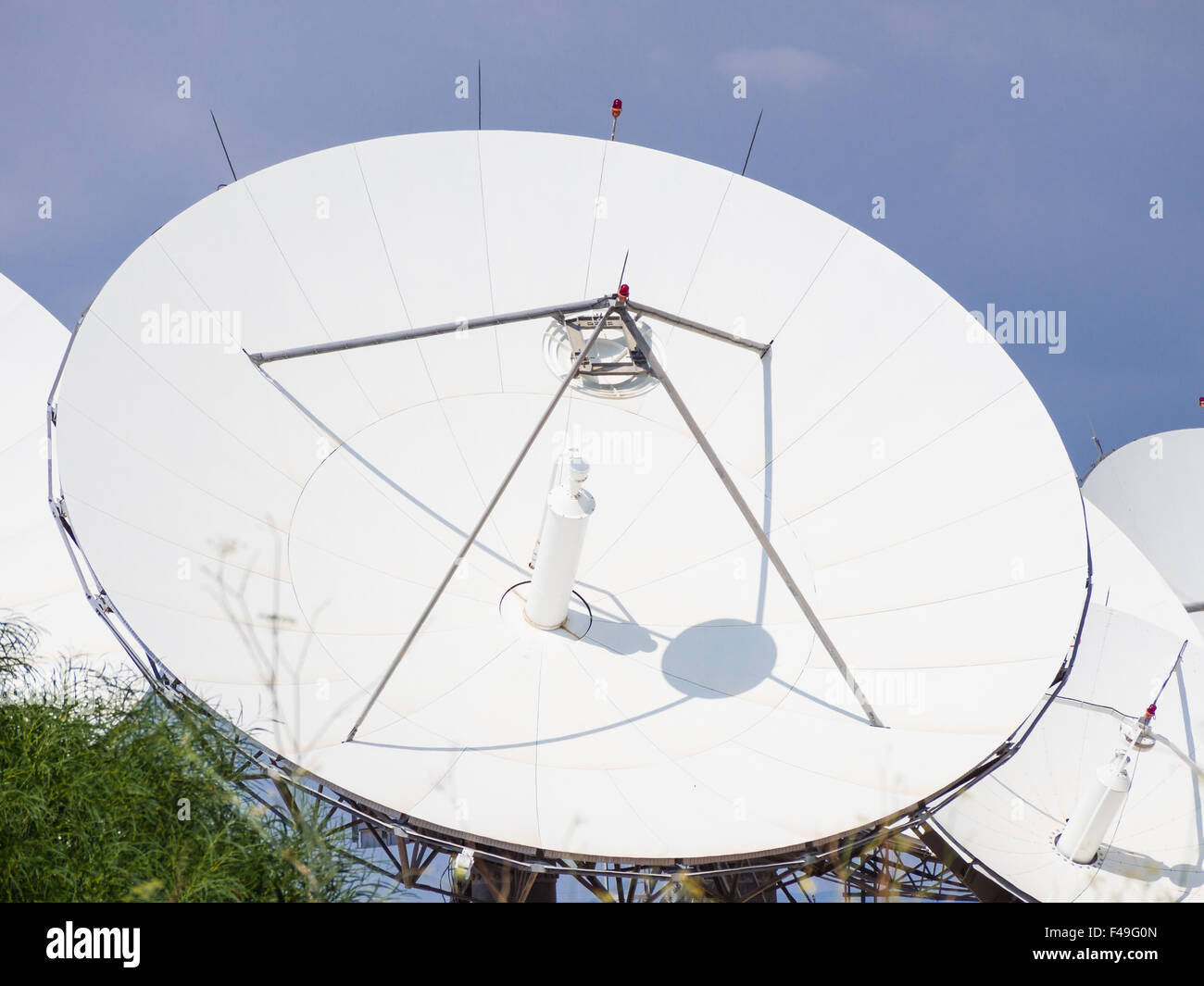 Satellite downlink hi-res stock photography and images - Alamy