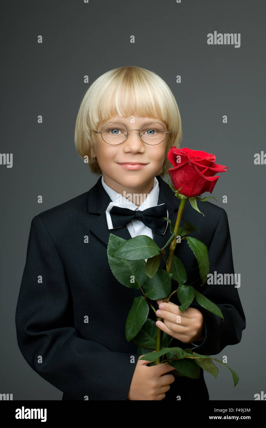 Children at the well hi-res stock photography and images - Alamy