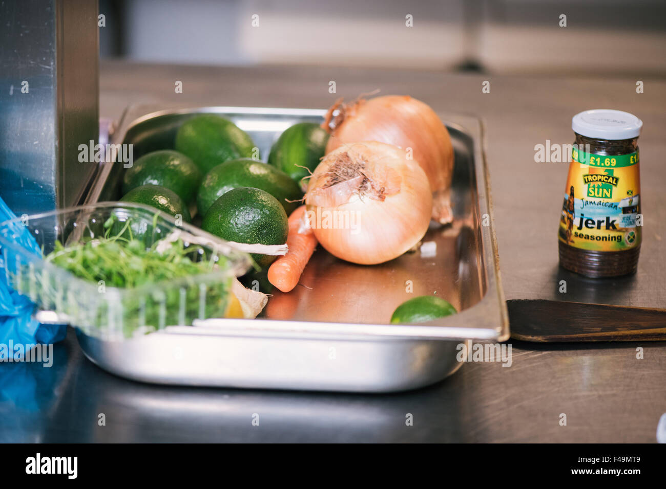 Caribbean food cooking hi-res stock photography and images - Alamy