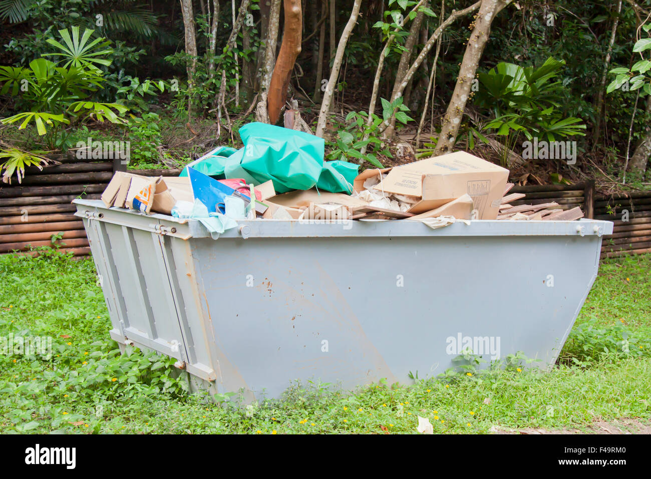 Cardboard rubbish skip recycling hi-res stock photography and images ...