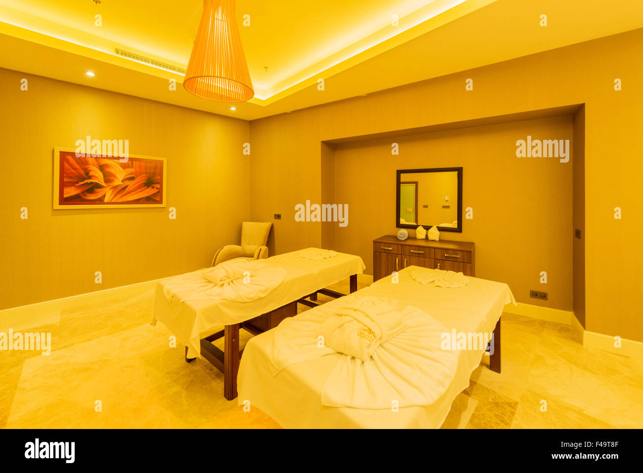 Spa room with many beds Stock Photo - Alamy