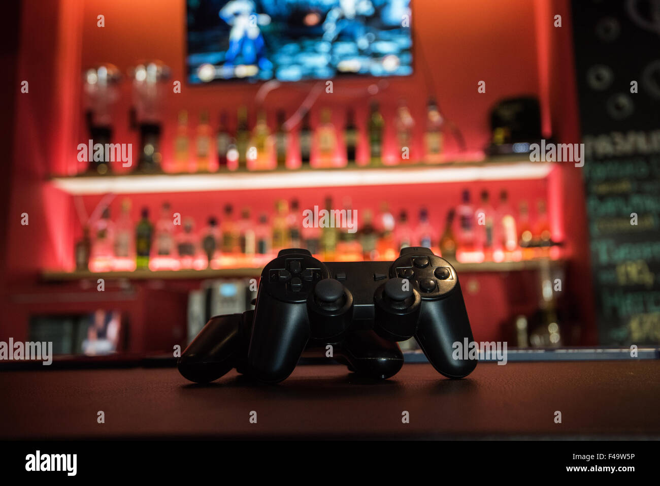 Video games bar hi-res stock photography and images - Alamy