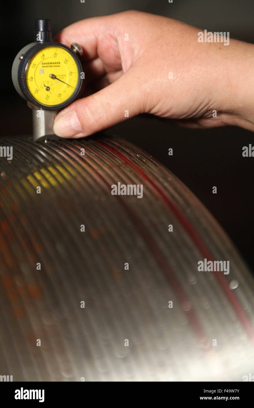 Short thread and coupling hi-res stock photography and images - Alamy