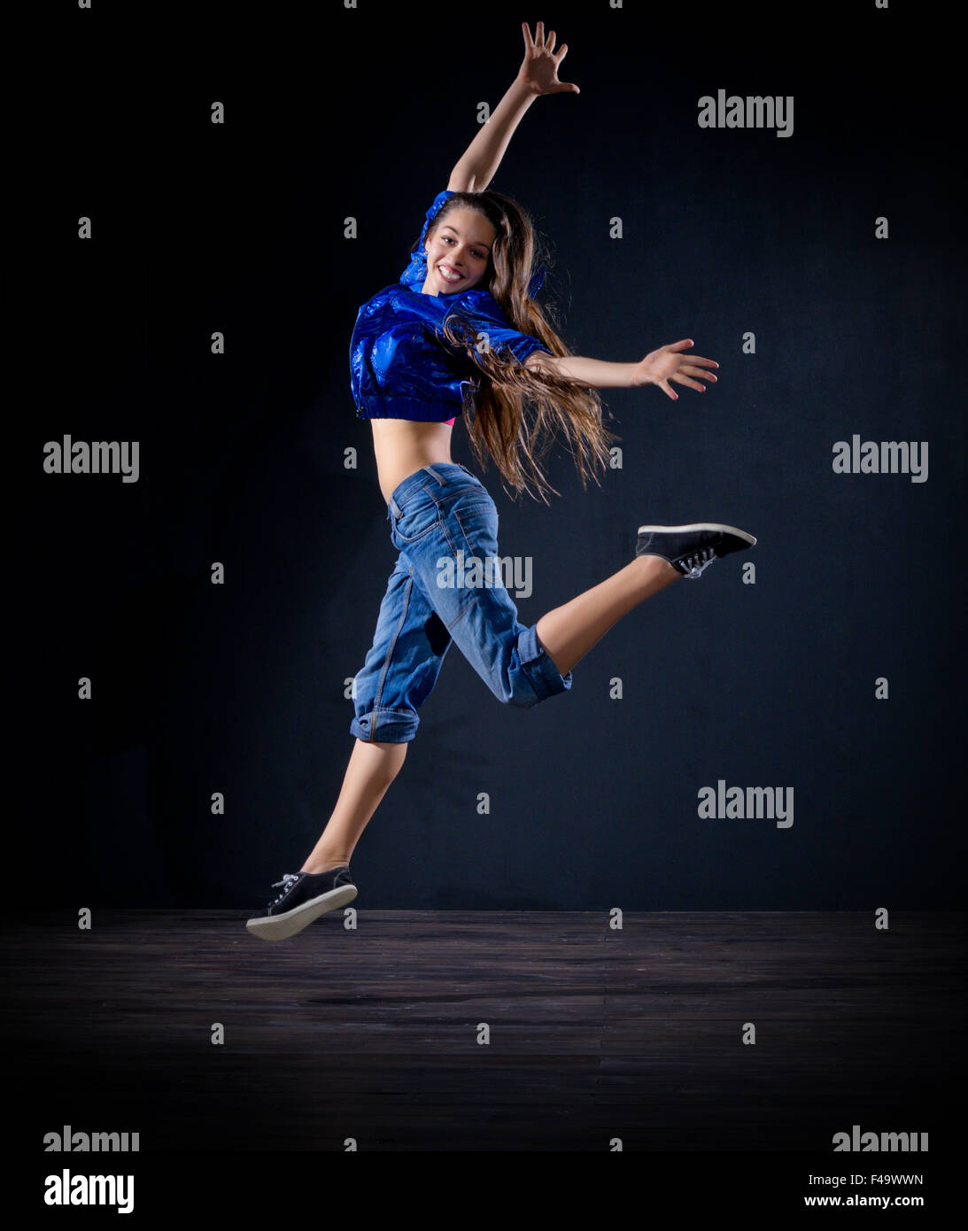 Young girl modern dancer (normal version Stock Photo - Alamy